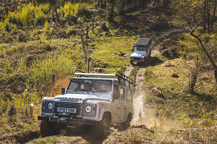 4x4 Off-Road Driving, Land Rover Defender | Naturebreak